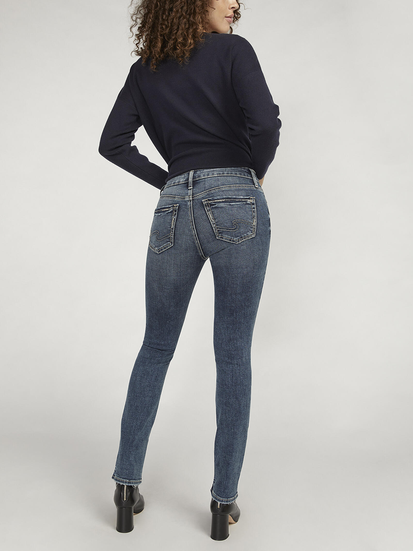 Buy Suki Mid Rise Straight Leg Jeans for USD 88.00 | Silver Jeans US New