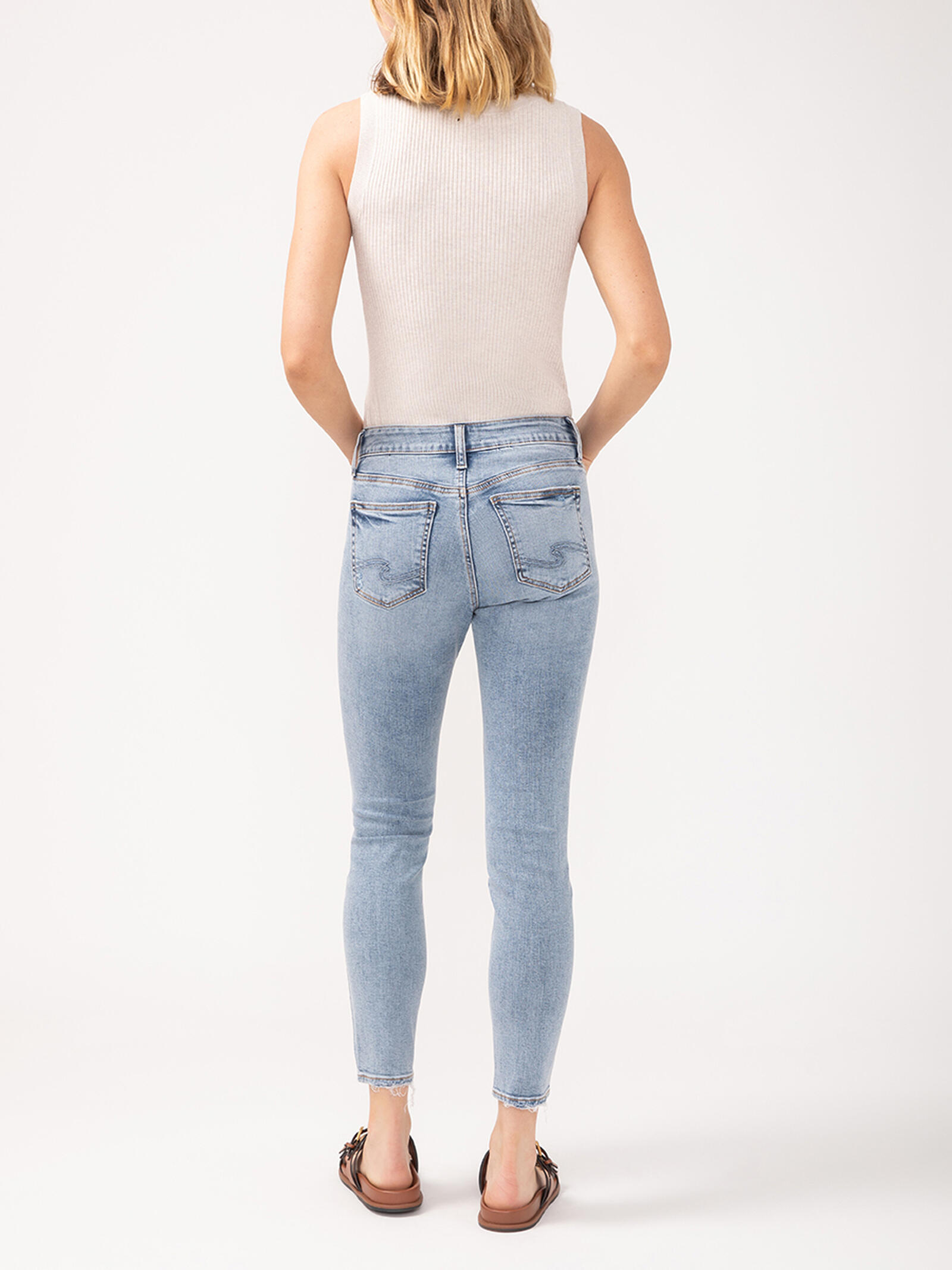 Buy Suki Mid Rise Skinny Jeans for USD 39.00 | Silver Jeans