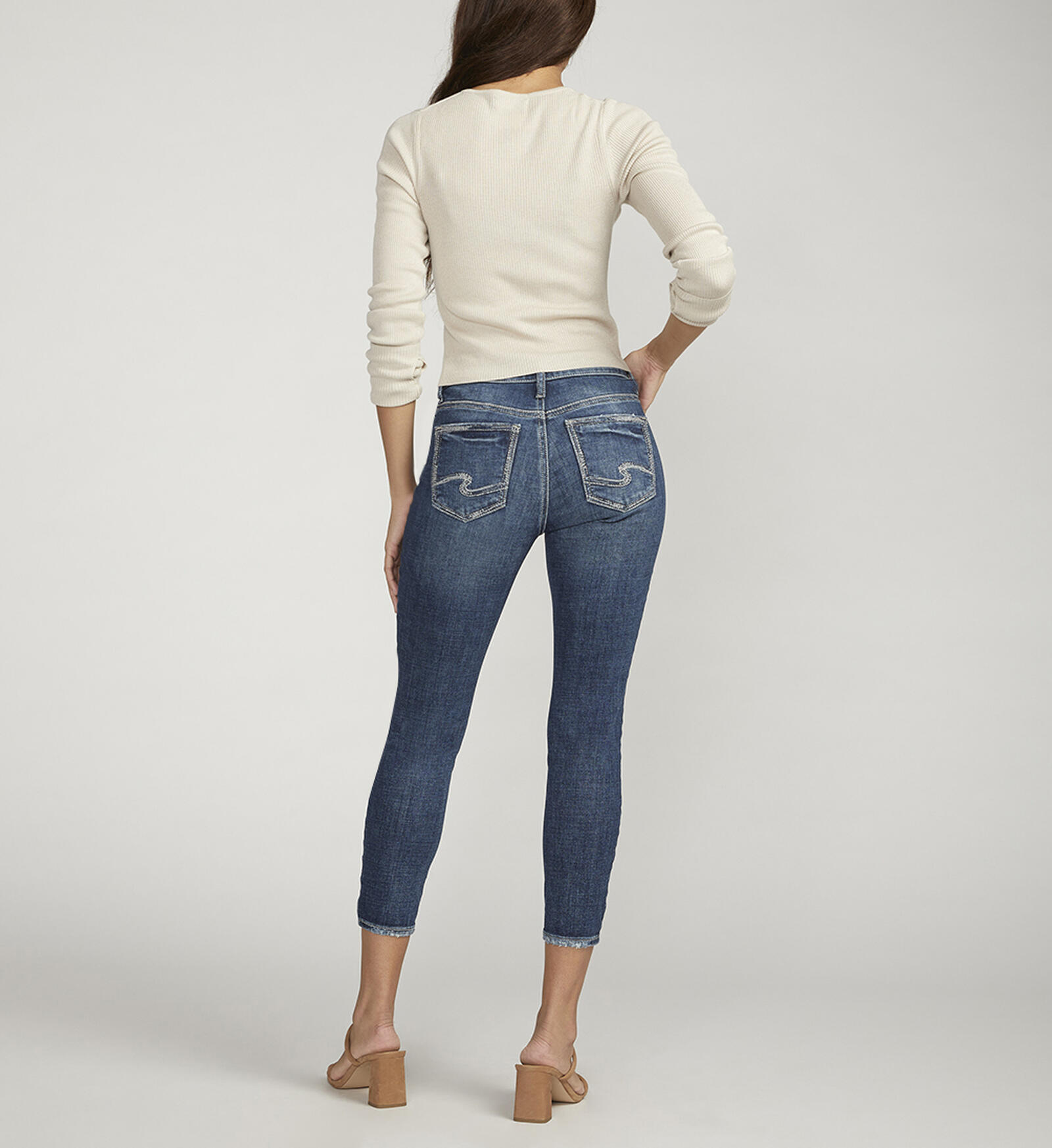 Buy Suki Mid Rise Skinny Crop Jeans for USD 39.00 | Silver Jeans US New