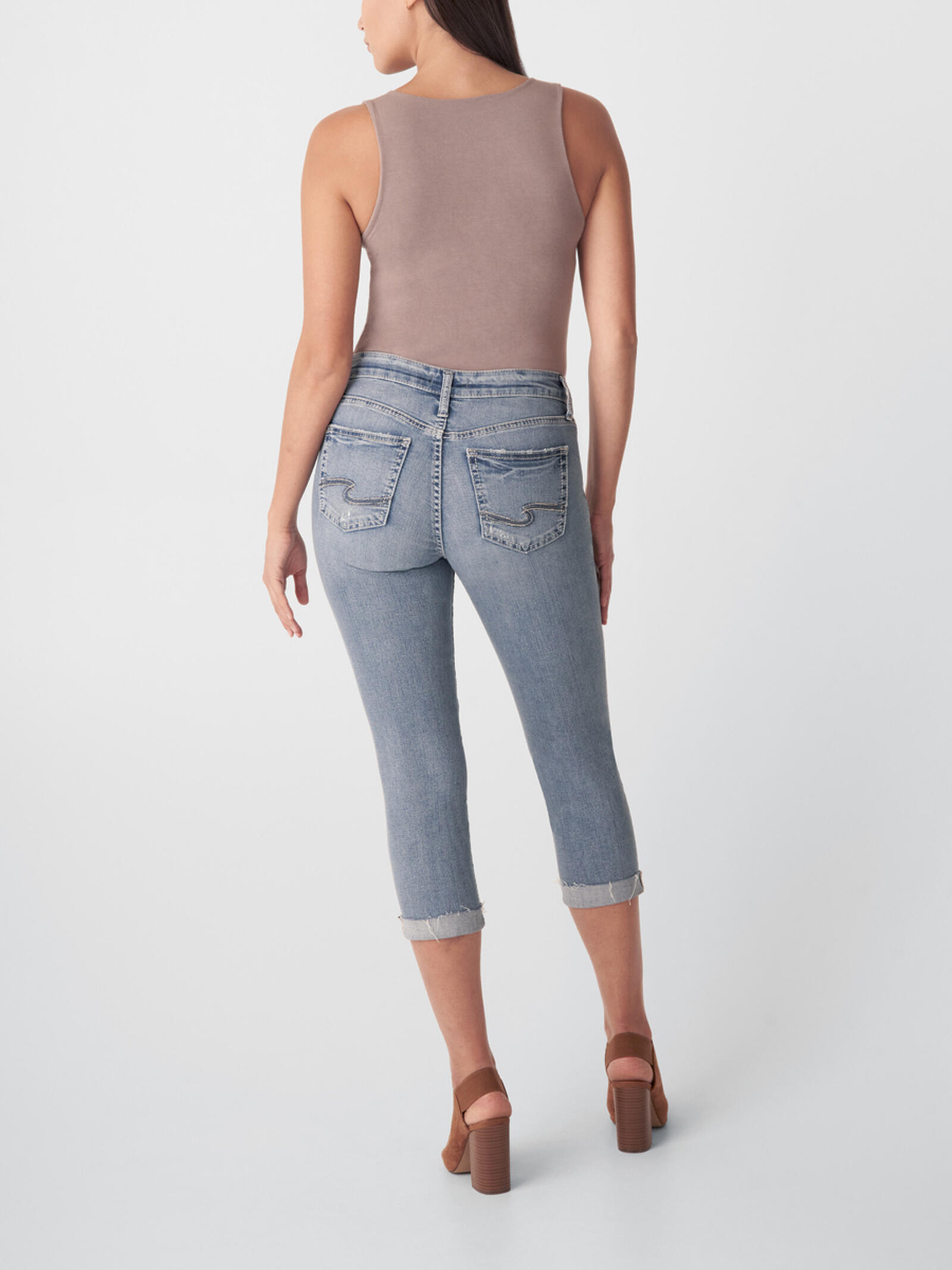 Buy Suki Mid Rise Capri for USD 74.00 | Silver Jeans US New