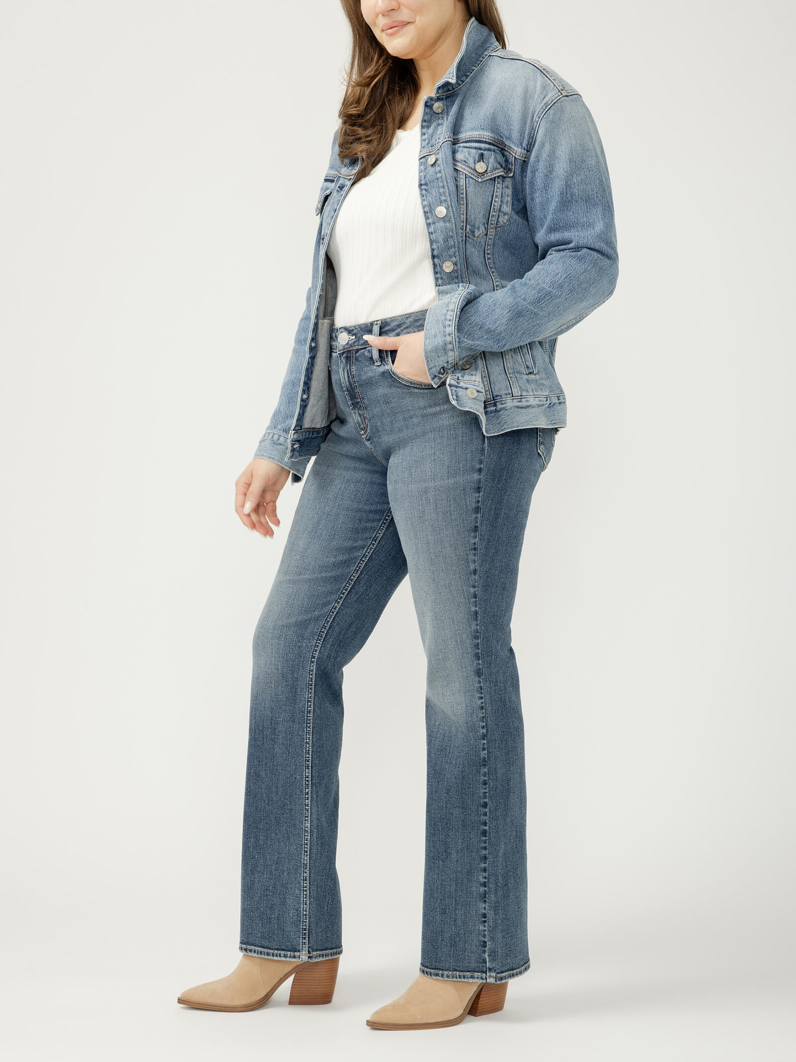 Buy Suki Mid Rise Bootcut Jeans Plus Size for USD 61.00 | Silver Jeans