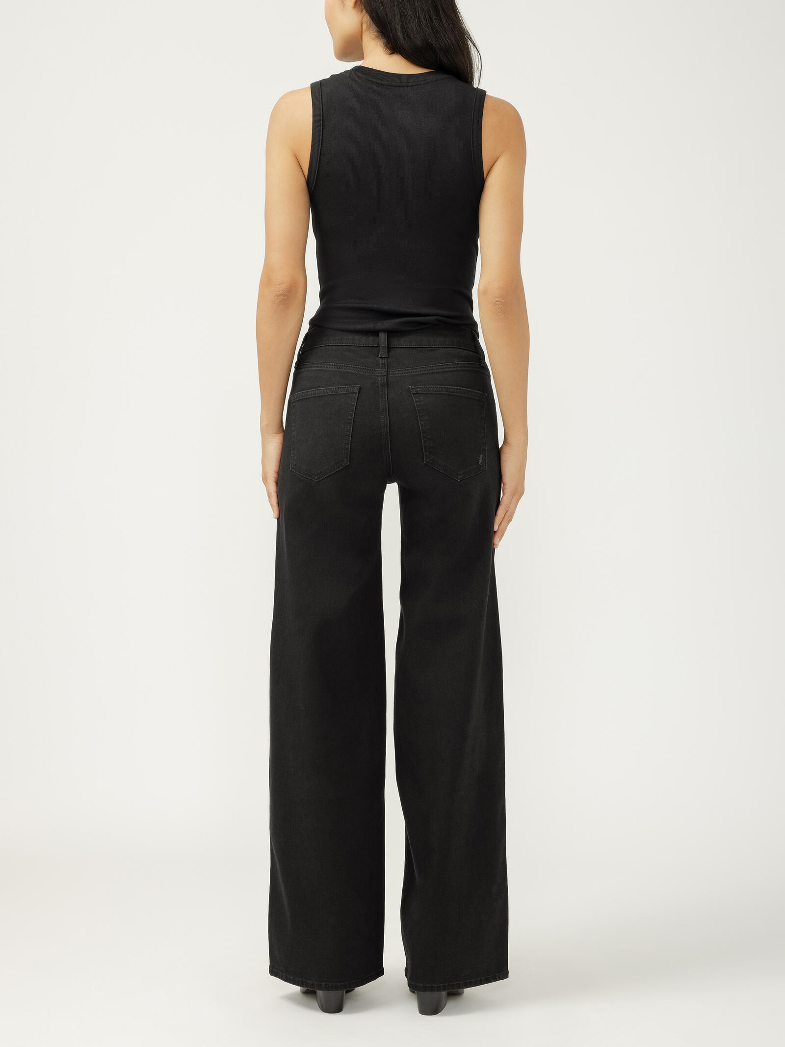 Buy Suki Mid Rise Wide Leg Luxe Stretch Jeans for USD 84.00 | Silver Jeans