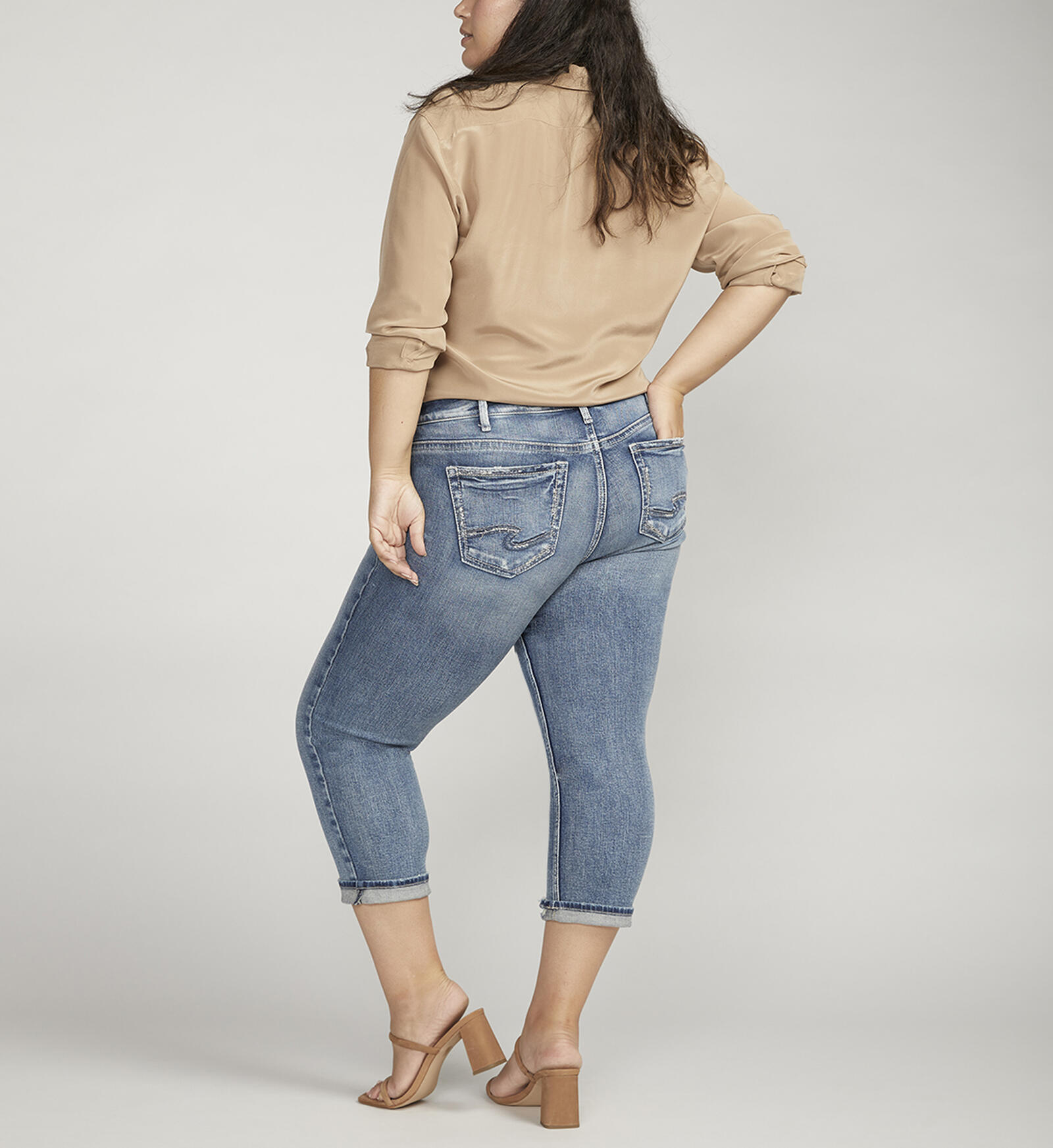 Buy Elyse Mid Rise Capri Plus Size for USD 44.00 | Silver Jeans US New