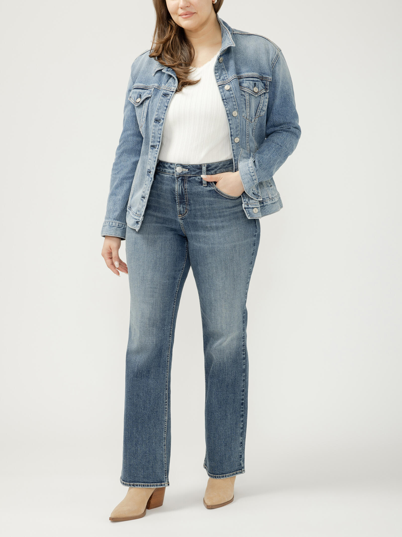 Buy Suki Mid Rise Bootcut Jeans Plus Size for USD 61.00 | Silver Jeans