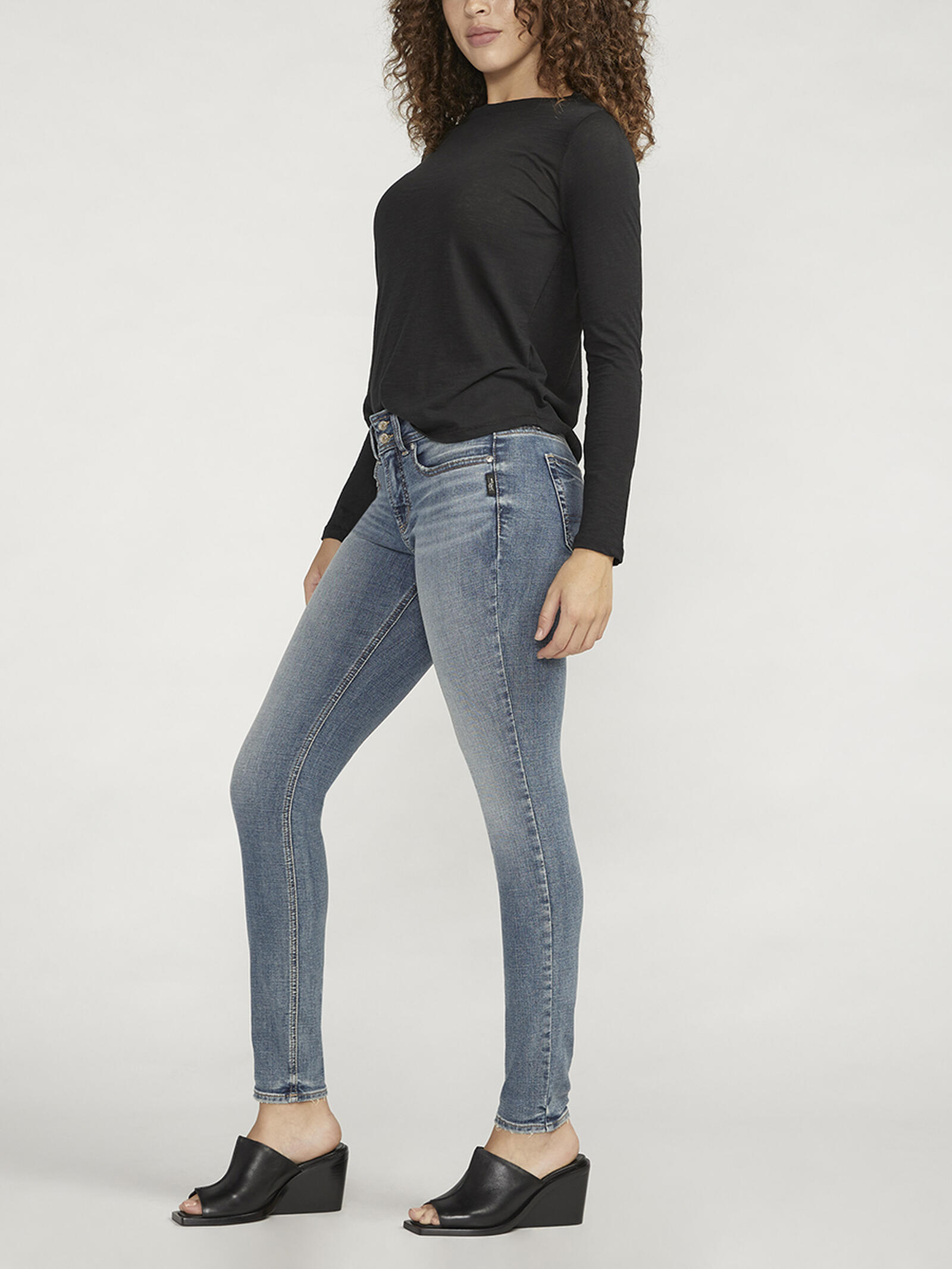 Buy Suki Mid Rise Skinny Jeans for USD 47.00 | Silver Jeans US New