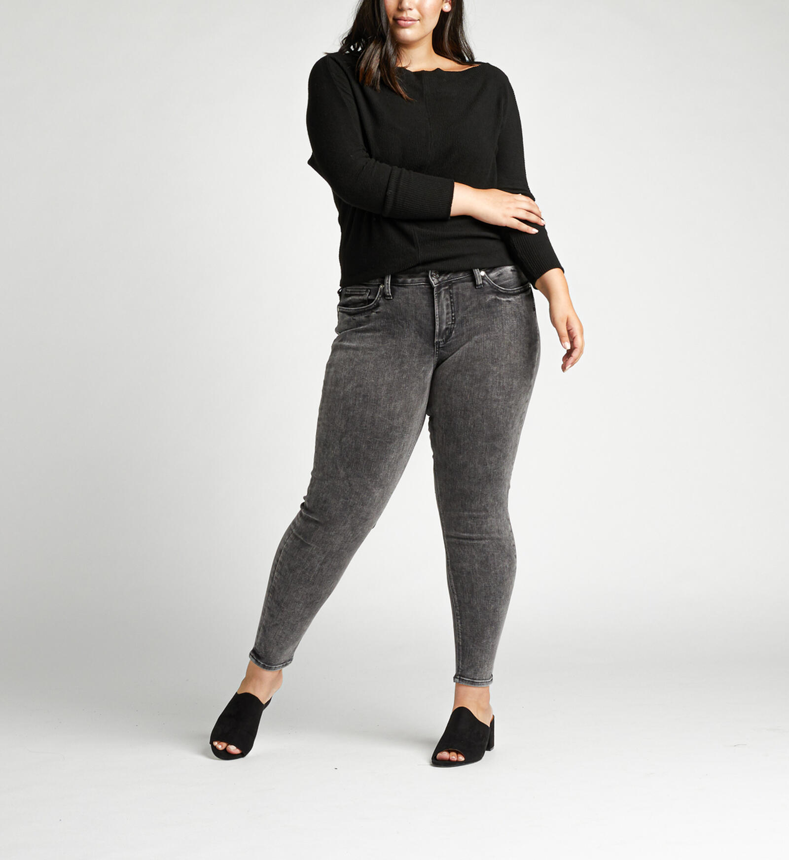 Buy Suki Mid Rise Skinny Plus Size Jeans for USD 89.00 | Silver Jeans ...