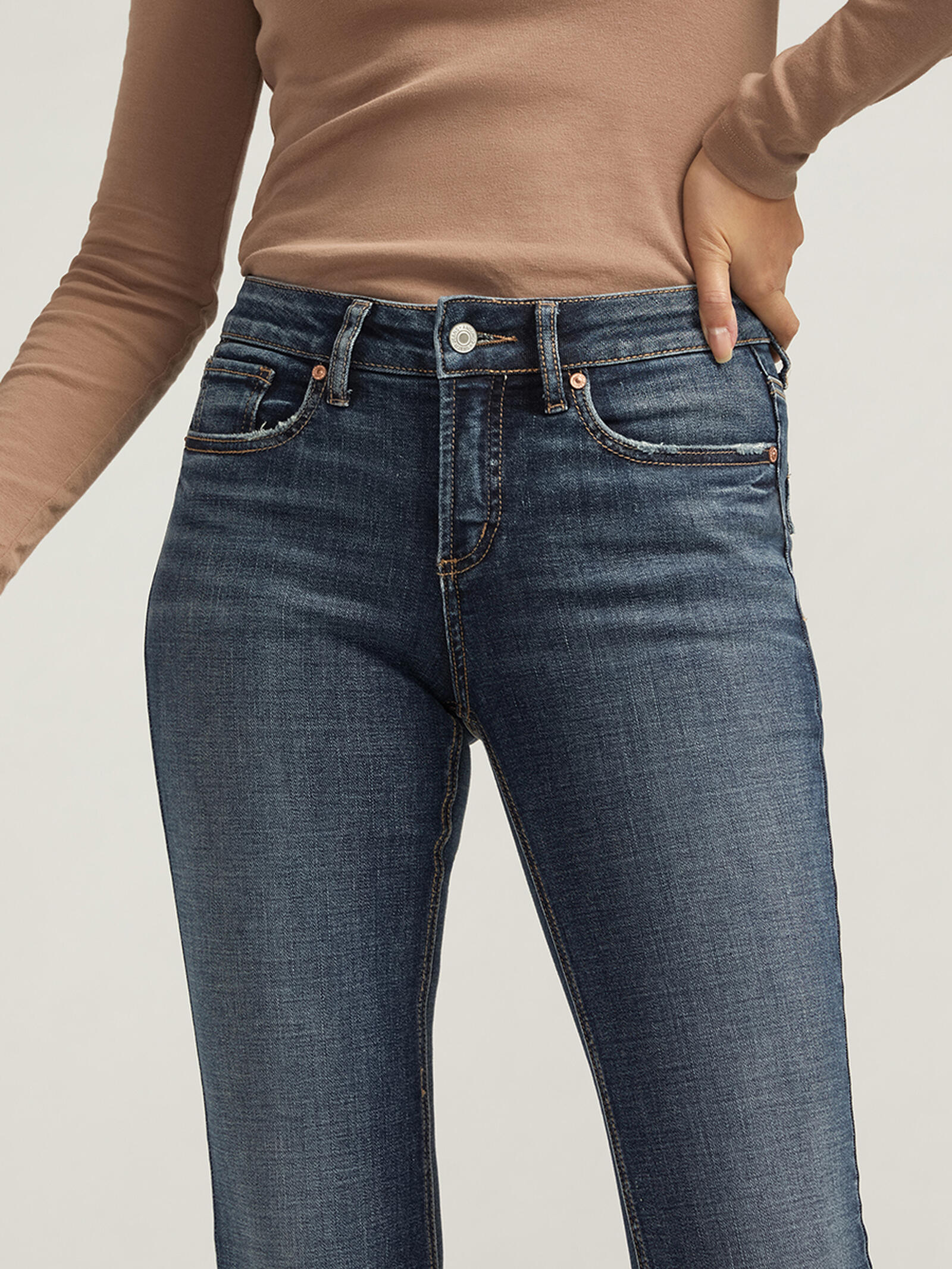 Buy Suki Mid Rise Slim Bootcut Jeans for USD 88.00 | Silver Jeans US New