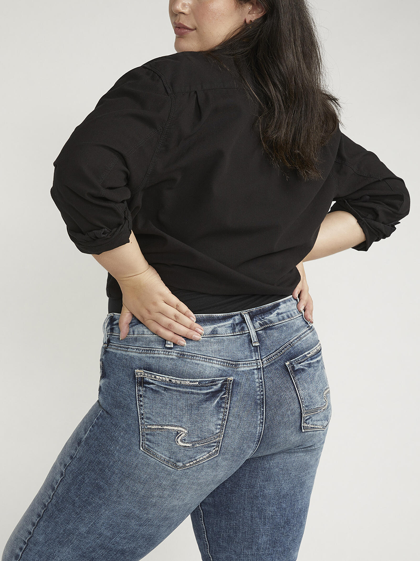 Buy Suki Mid Rise Bootcut Jeans Plus Size for USD 88.00 | Silver Jeans ...