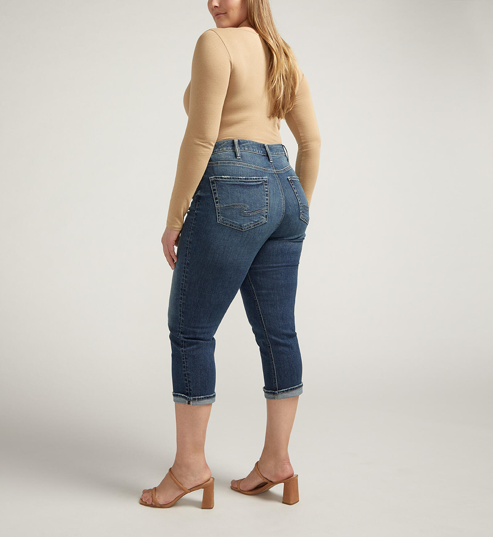 Buy Avery High Rise Capris Plus Size for USD 37.00 | Silver Jeans US New