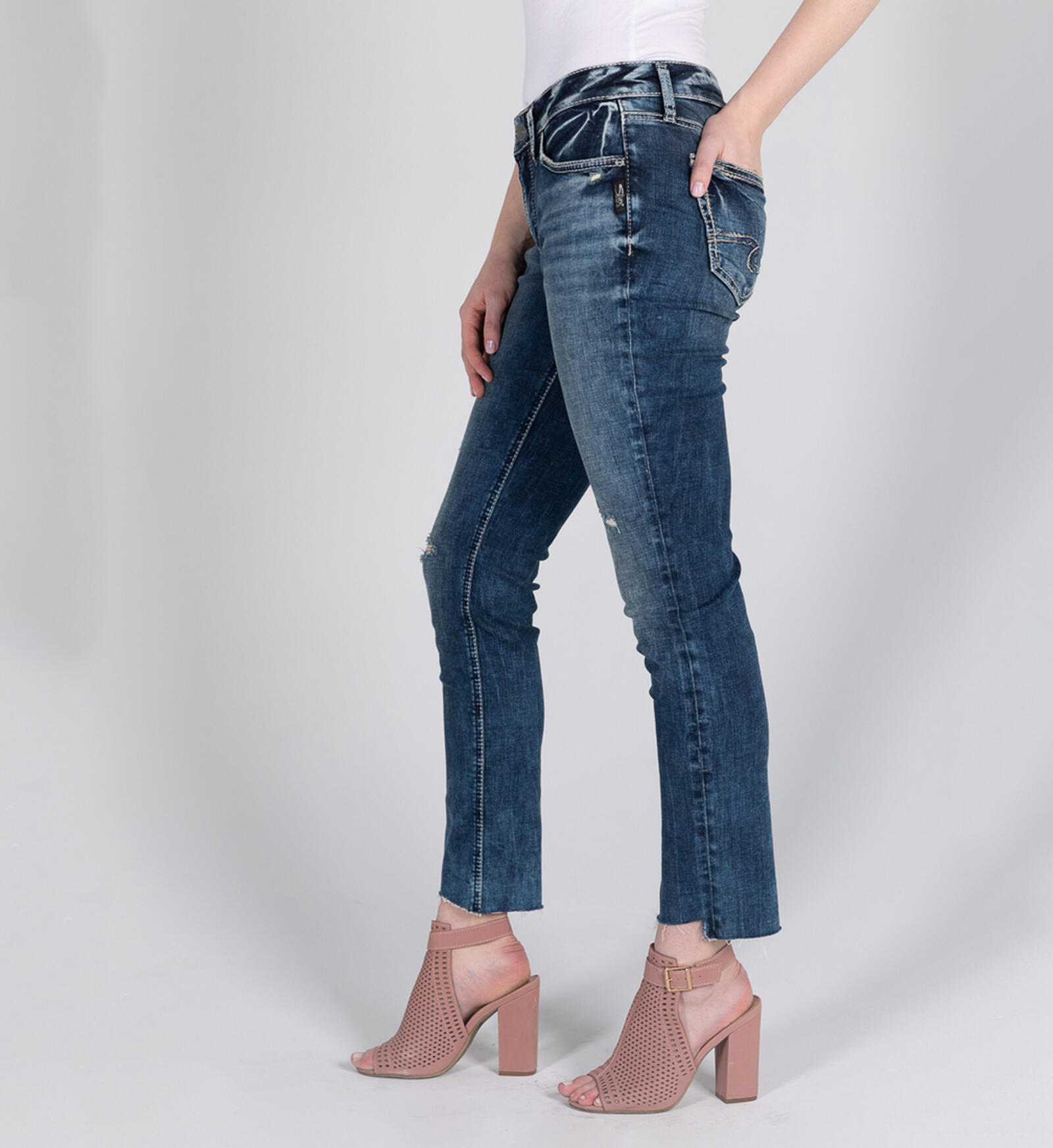 Buy Suki Mid Rise Straight Leg Jeans for USD 89.00 | Silver Jeans US New